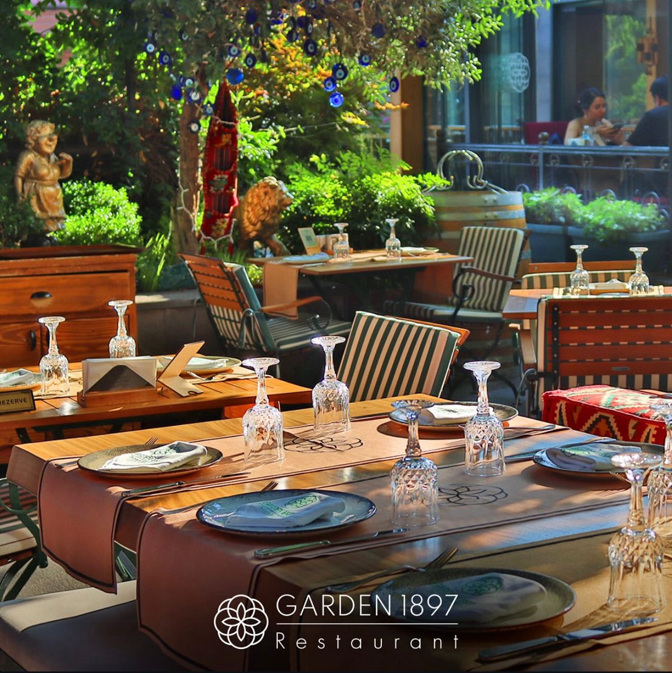 What Was the World Like in 1897? A Modern Restaurant Inspired by the ...